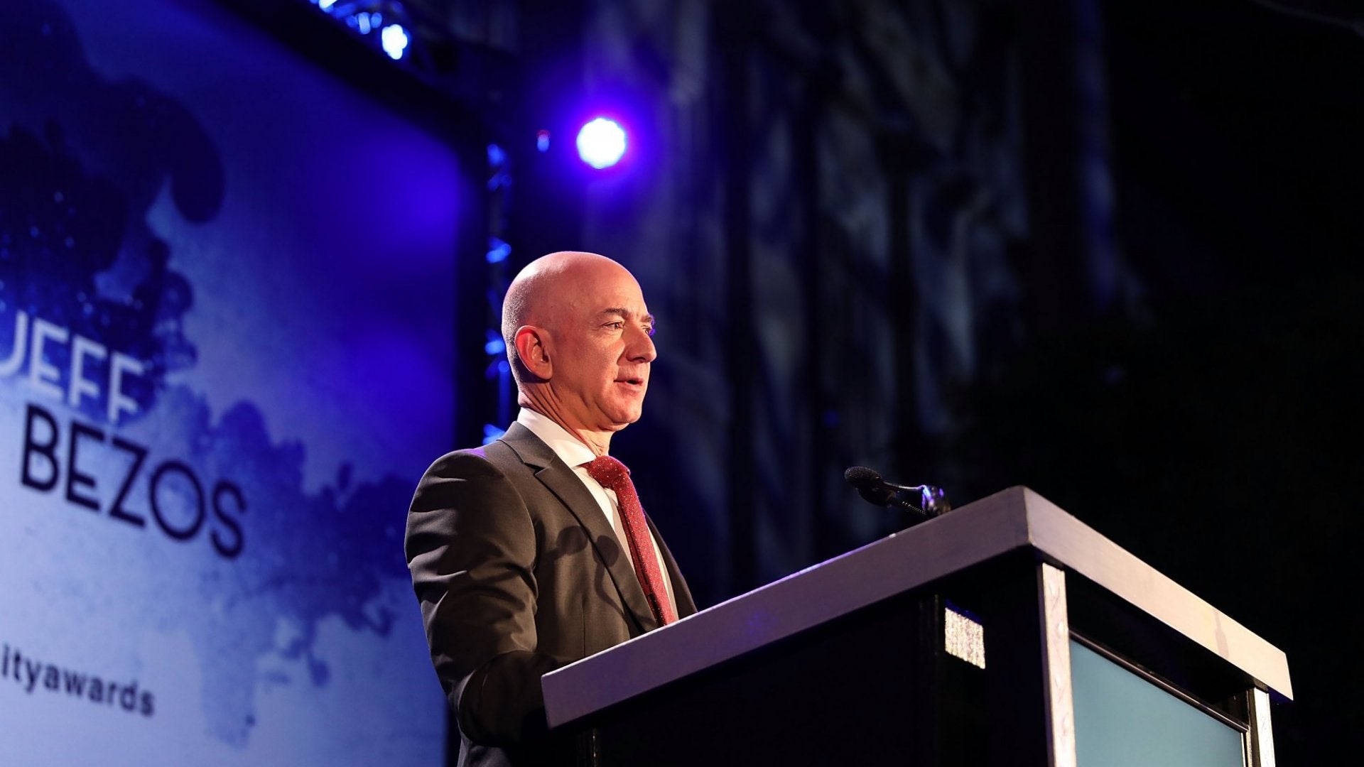 7 Lessons for Entrepreneurs from Amazon Founder Jeff Bezos – Gregory Books